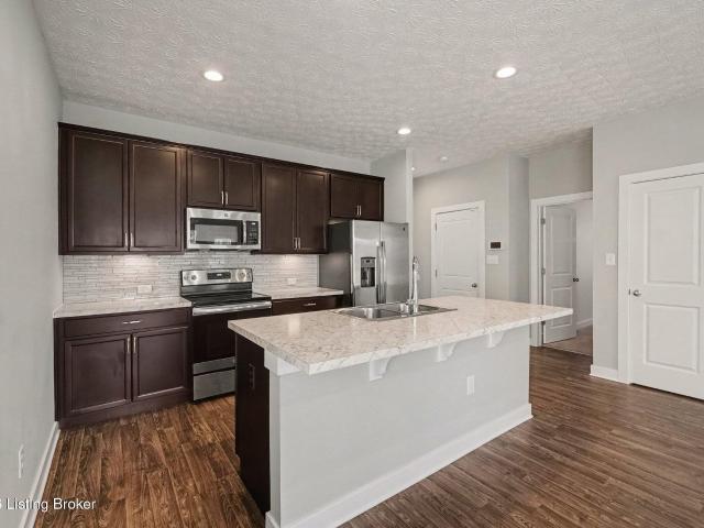 6420 Oak Village Dr