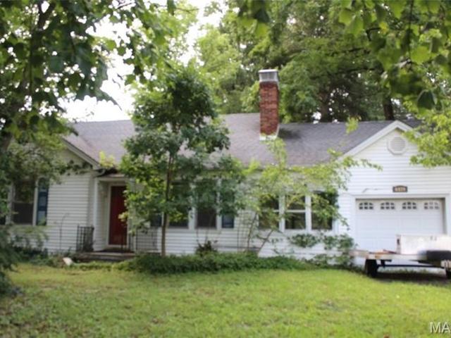 6420 Godfrey Rd, Godfrey, IL 62035