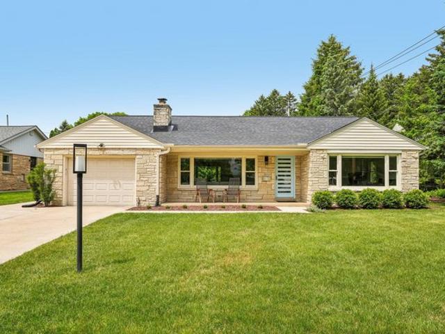 6421 N Lake Dr, Fox Point, WI 53217