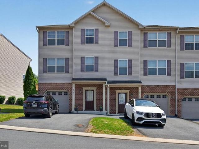 6421 Creekbend Dr, Mechanicsburg, PA 17050