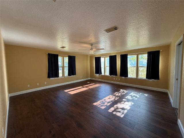 6421 S Ridgecrest Dr, Hitchcock, TX 77563 | MLS #83385