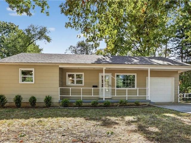 6421 W 81st Ter, Overland Park, KS 66204