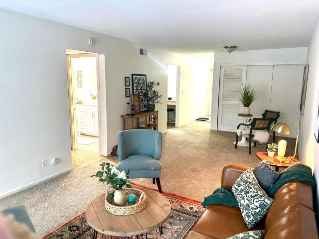 6423 Colony Way # 3L