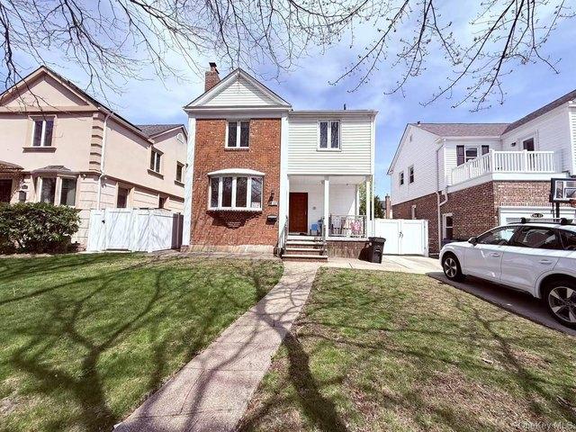 6423 st, Fresh Meadows, NY 11365