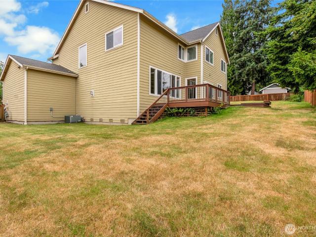 6423 3rd Street Ct E