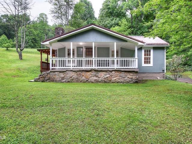 642 Dennis Cove Rd, Hampton, TN 37658
