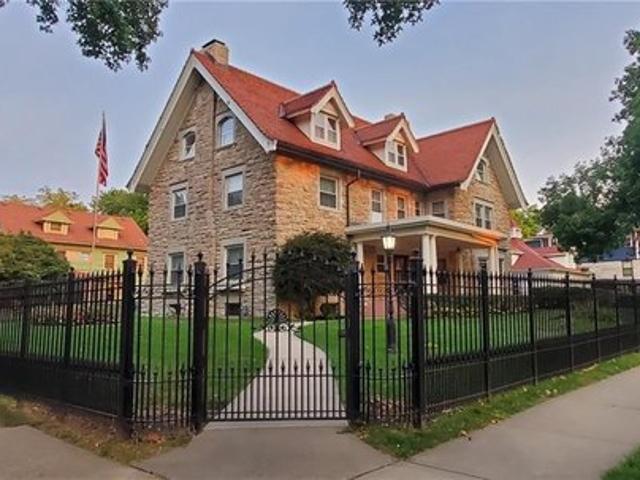 642 E 36th St, Kansas City, MO 64109