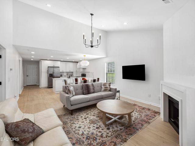 642 Farragut Commons Drive