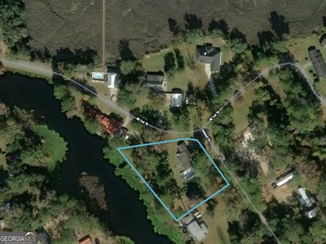 642 Island Drive