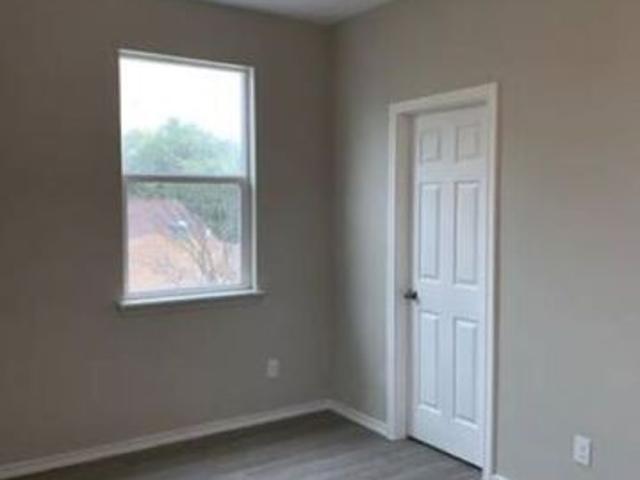 642 N San Gabriel