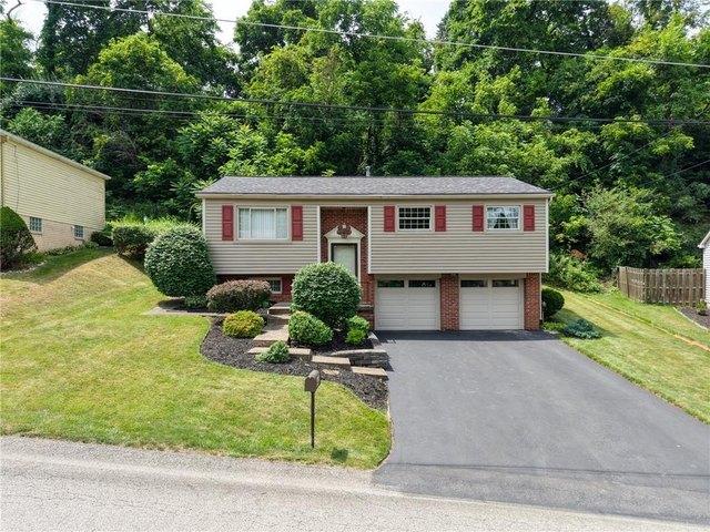 642 Pikeview Dr, Pittsburgh, PA 15239