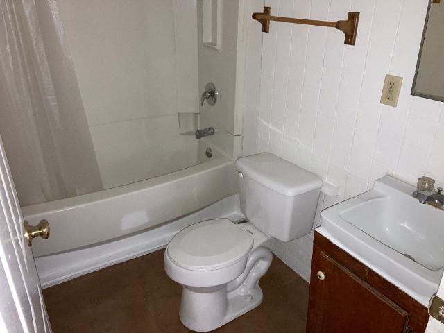 642 W 18TH Street