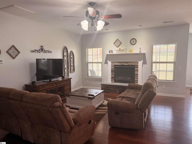 642 Windward Lane