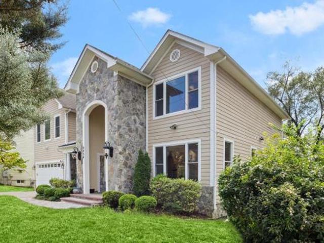 6434 Brookes Ln, Bethesda, MD 20816