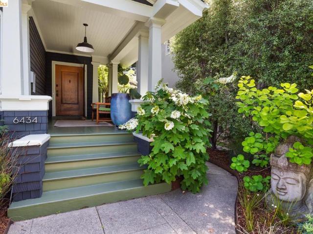 6434 Regent St