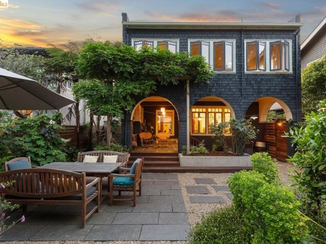 6434 Regent St, Oakland, CA 94618
