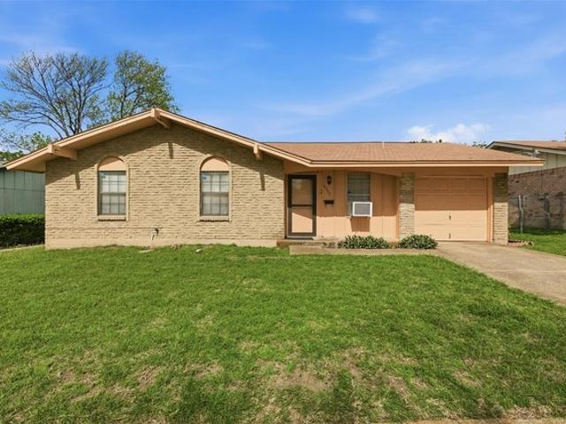 6435 Moonhill Dr, Dallas, TX 75241