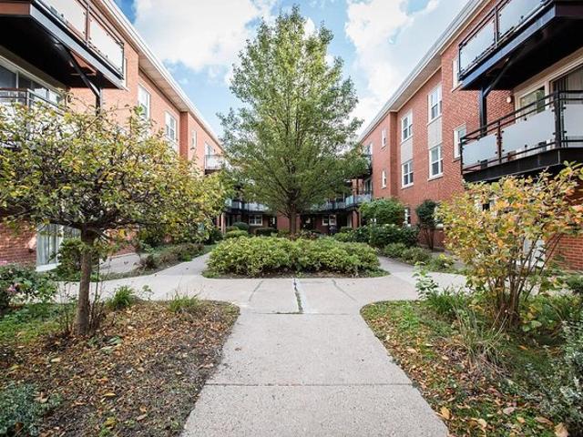 6435 N Damen Ave, Chicago, IL 60645