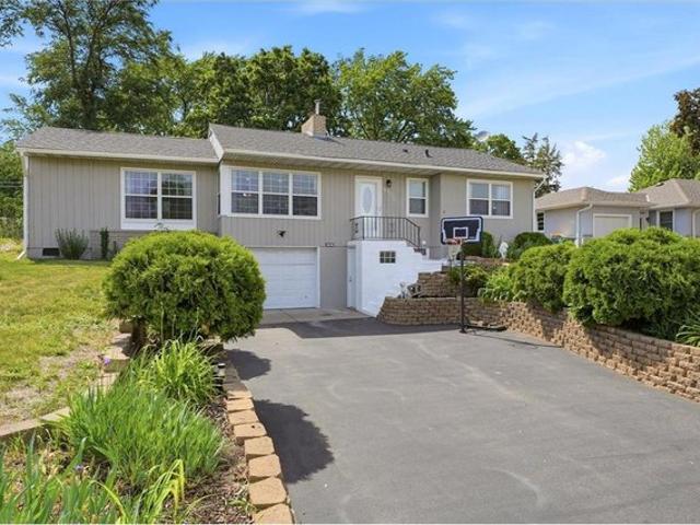 6435 Bryant Ave N, Brooklyn Center, MN 55430