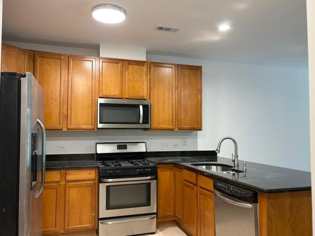 6436 roosevelt road # 208