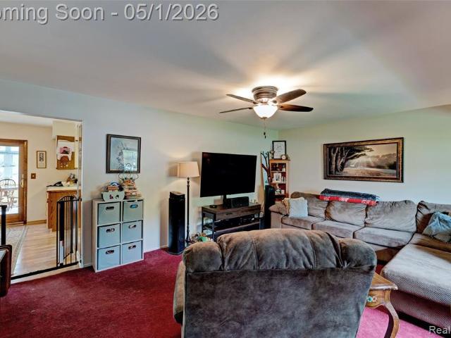 6437 Oriole Drive