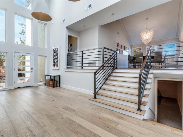 6438 Riverview Lane