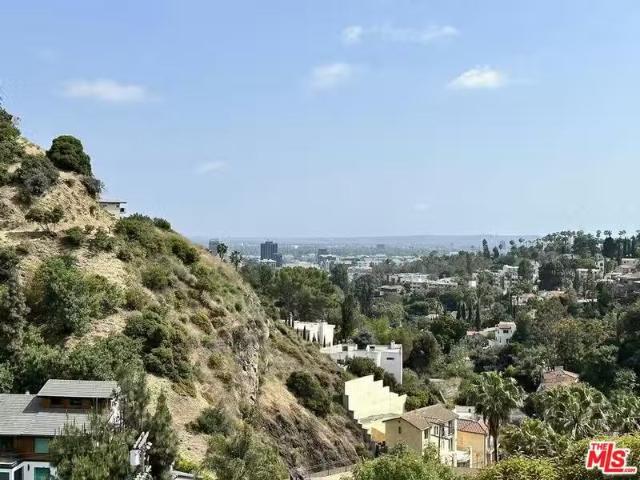 6439 LA ROCHA DR, LOS ANGELES, CA 90068 Vacant Land For Sale.