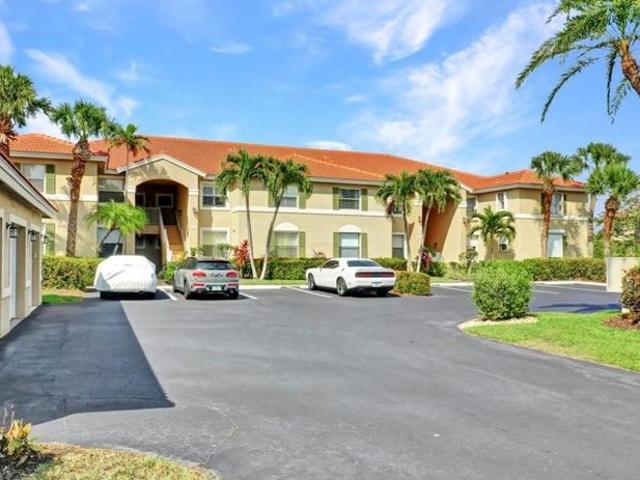 6432 Huntington Lakes Cir #2 203, Naples, FL 34119