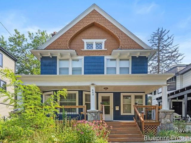 643 Lake Dr SE, Grand Rapids, MI 49503
