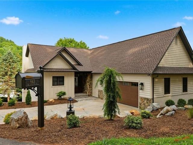 643 Landing Dr, Jefferson, NC 28640