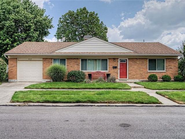 643 Mossoak Dr, Kettering, OH 45429