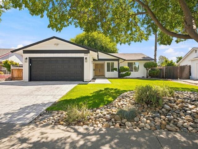 643 Mayten Dr, Livermore, CA 94551