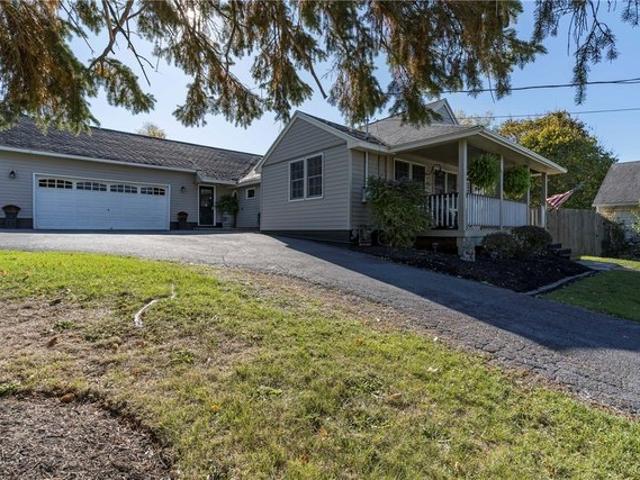 643 S Hamilton St, Watertown, NY 13601