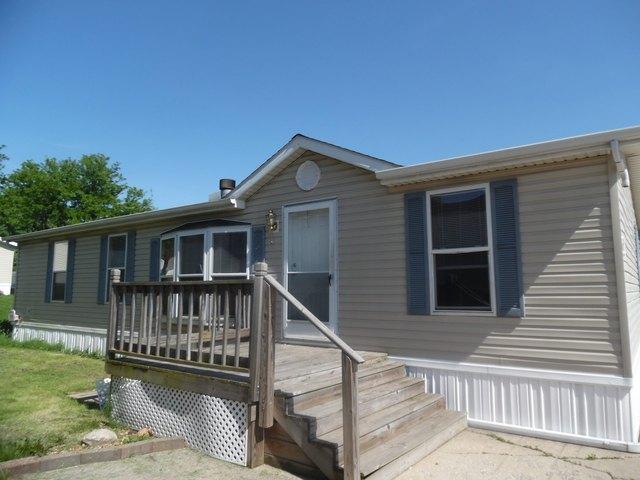 643 Red Pine Ln, Flint, MI 48506