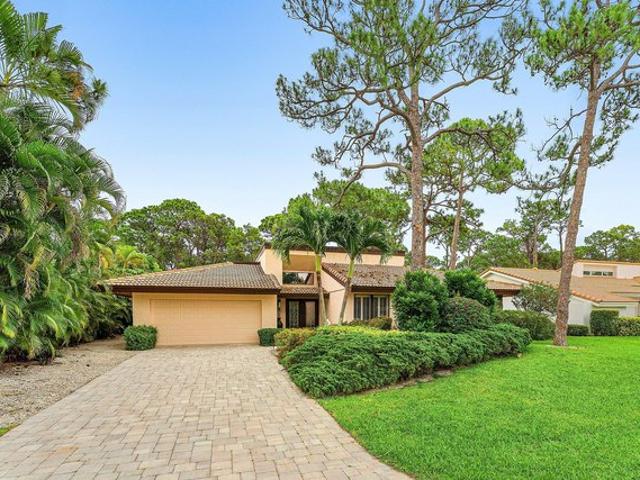 643 W Lakewoode Cir, Delray Beach, FL 33445