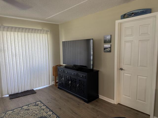 643 Woodmore Dr. Unit 101