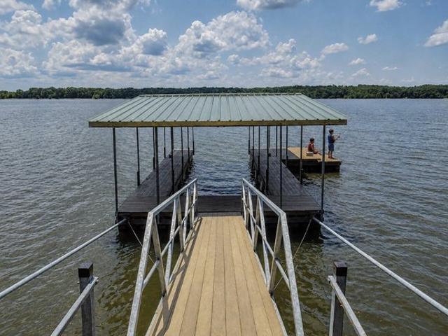 643 Wismer Rd, Camden, TN 38320