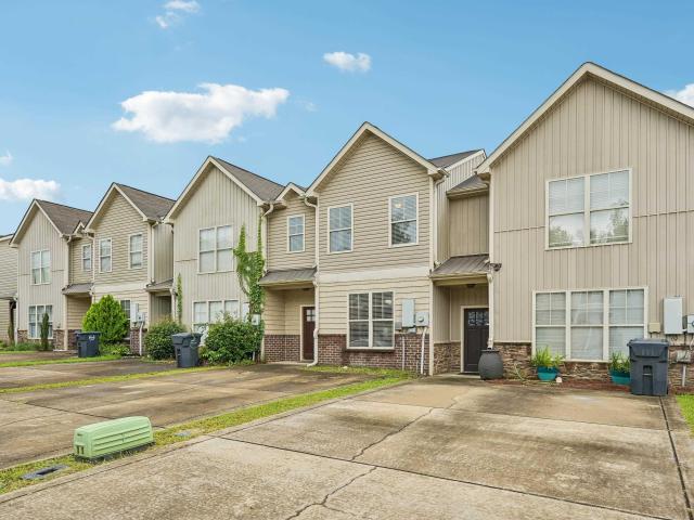 643 The Heights Lane
