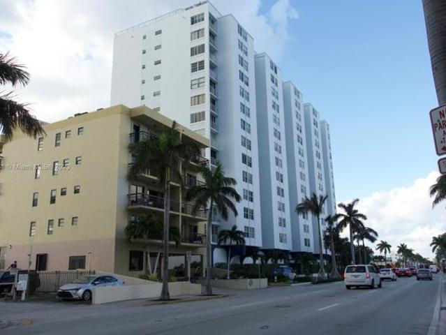 6444 Collins Ave #404, Miami Beach, FL 33141