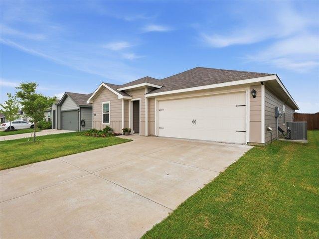 6444 Water Rapids Dr, Princeton, TX 75407