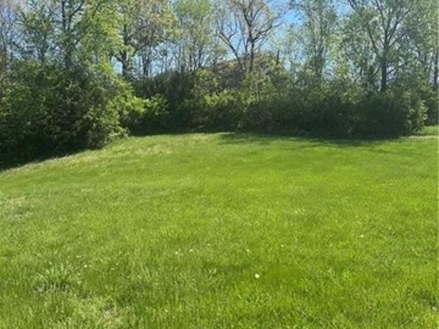 6445 NW Monticello Dr, North Kansas City, MO 64152