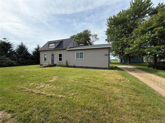 6447 Peck Rd, Burnside Township, MI 48416