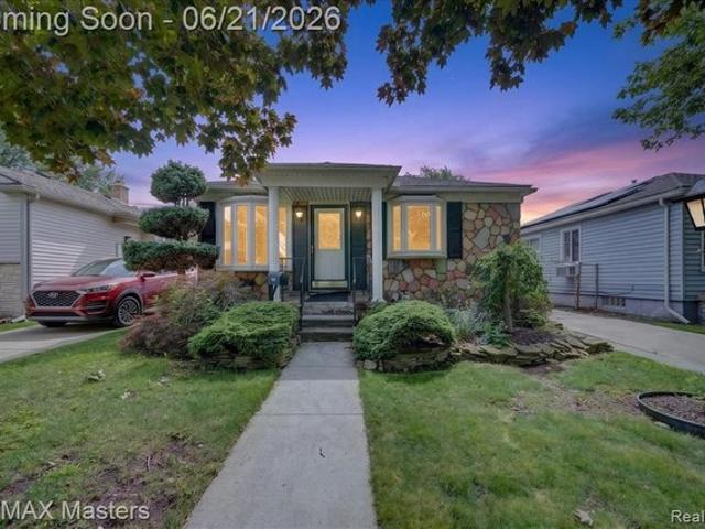 6449 Huron St, Taylor, MI 48180