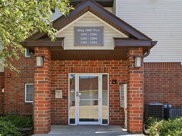 6440 Ep True Pkwy Unit 1104, West Des Moines, IA 50266