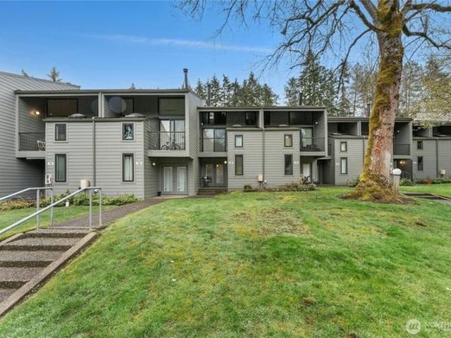 6440 th Pl NE Apt 12, Redmond, WA 98052