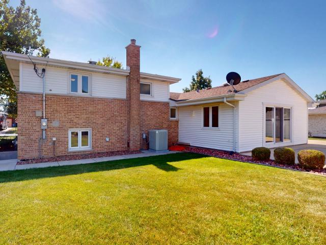 6442 W 88th St, Oak Lawn, IL 60453 | MLS #12465 | Compass