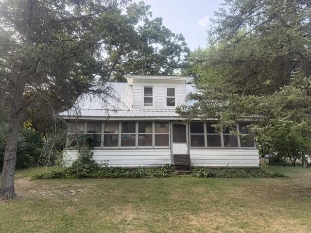 6443 E 4th St, White Cloud, MI 49349