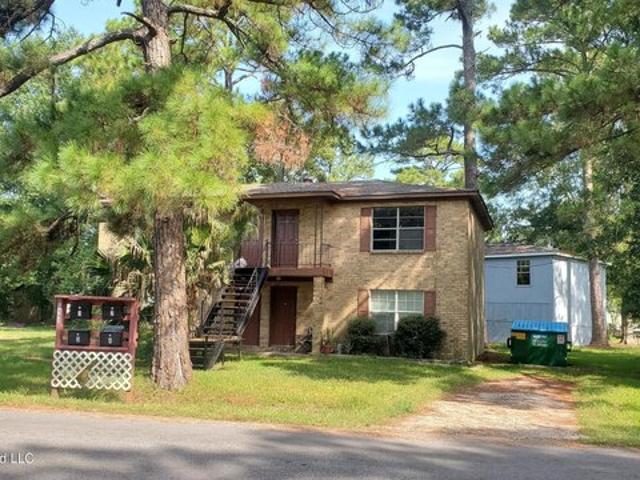 6443 Jasmine St, Moss Point, MS 39563