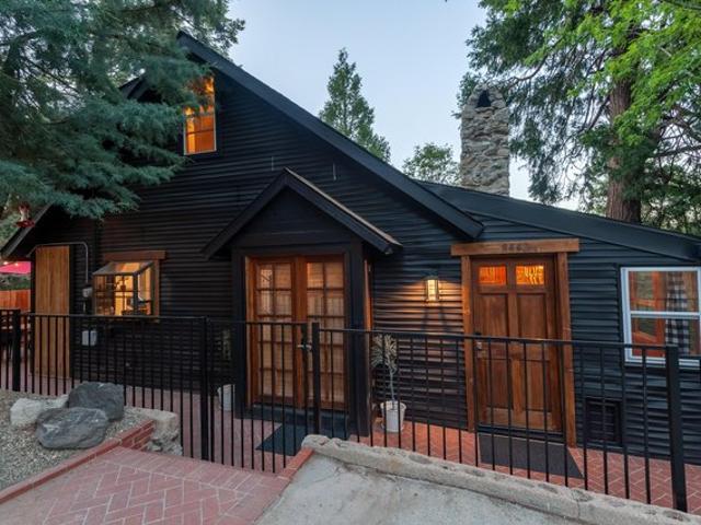 644 Cedar Ln, Twin Peaks, CA 92391