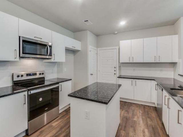644 Blackland Drive